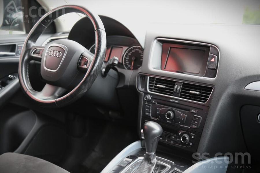 Melns Audi Q5 2009 Rīga, ar dzinēja tilpumu 2.00 L un nobraukumu 334 tūkst. km par 7495 €, foto 12 vietnē AUTOMOTO.COM.LV