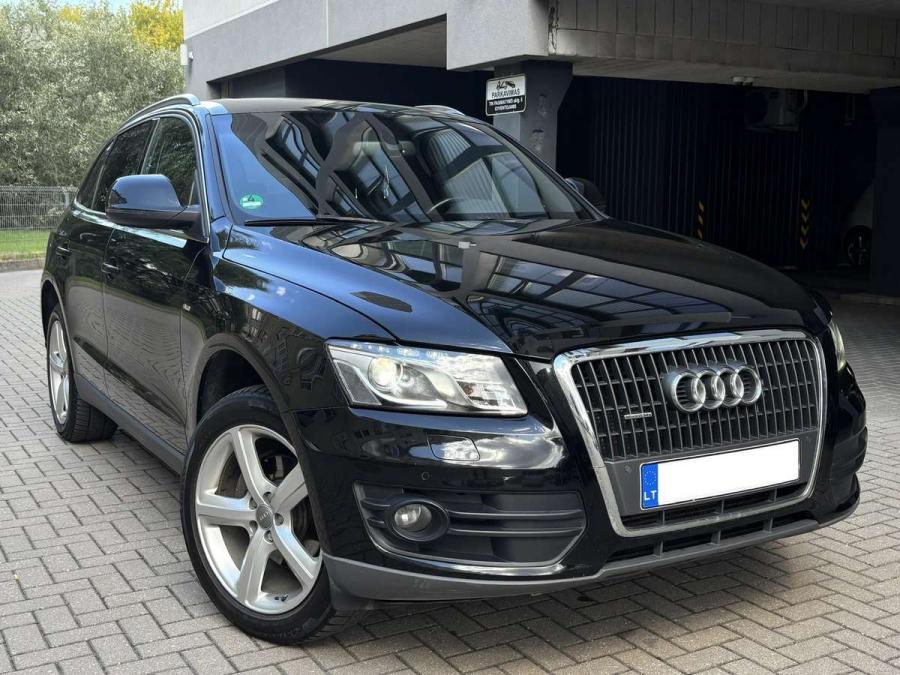 Black Audi Q5 2009 in Kaunas, with an engine capacity of 1.98 L and mileage of 300 thousand km for 6000 €, photo 1 on AUTOMOTO.COM.LV