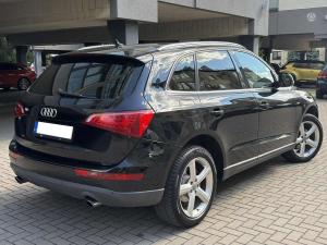 Black Audi Q5 2009 in Kaunas, with an engine capacity of 1.98 L and mileage of 300 thousand km for 6000 €, photo 5 on AUTOMOTO.COM.LV