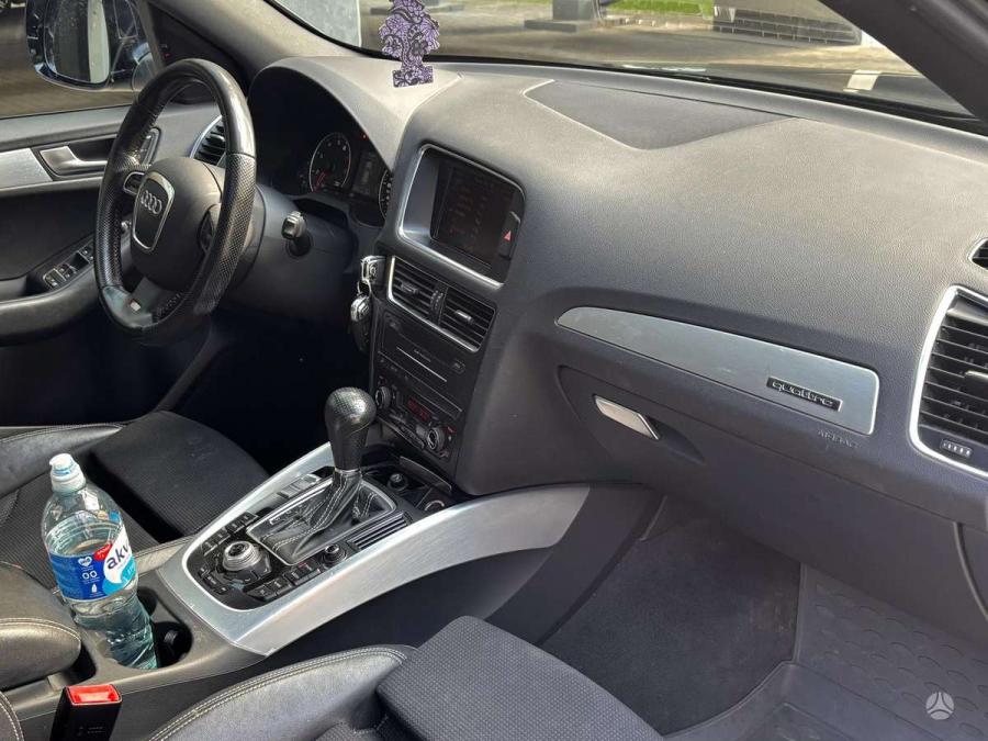 Black Audi Q5 2009 in Kaunas, with an engine capacity of 1.98 L and mileage of 300 thousand km for 6000 €, photo 17 on AUTOMOTO.COM.LV