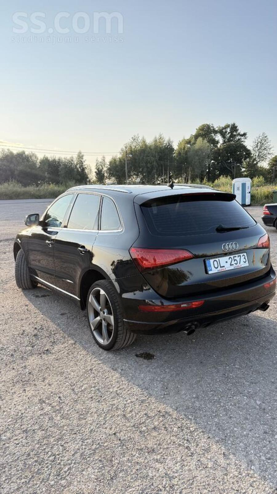 Black Audi Q5 2009 in Riga, with an engine capacity of 2.00 L and mileage of 275 thousand km for 7350 €, photo 1 on AUTOMOTO.COM.LV