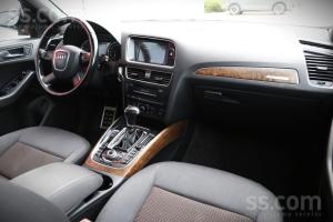 Black Audi Q5 2009 in Riga, with an engine capacity of 2.00 L and mileage of 230 thousand km for 6995 €, photo 12 on AUTOMOTO.COM.LV