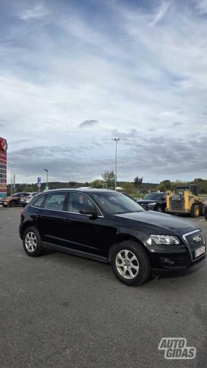 Black Audi Q5 2009 in Kaunas, with an engine capacity of 2.00 L and mileage of 320 thousand km for 6650 €, photo 3 on AUTOMOTO.COM.LV