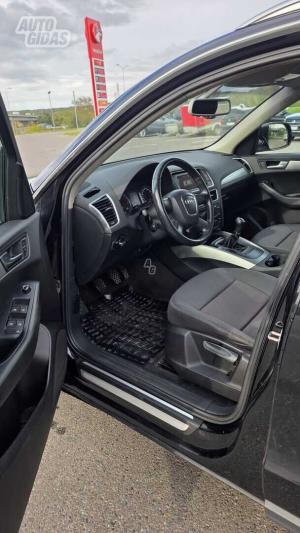 Black Audi Q5 2009 in Kaunas, with an engine capacity of 2.00 L and mileage of 320 thousand km for 6650 €, photo 15 on AUTOMOTO.COM.LV