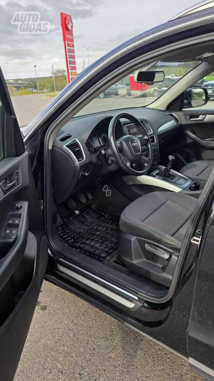 Black Audi Q5 2009 in Kaunas, with an engine capacity of 2.00 L and mileage of 320 thousand km for 6650 €, photo 15 on AUTOMOTO.COM.LV