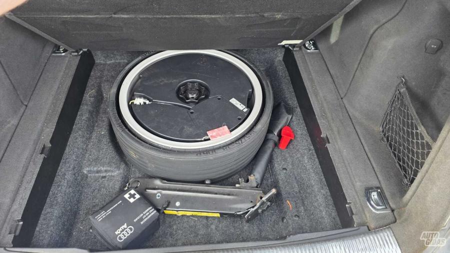 Black Audi Q5 2009 in Kaunas, with an engine capacity of 2.00 L and mileage of 320 thousand km for 6650 €, photo 21 on AUTOMOTO.COM.LV