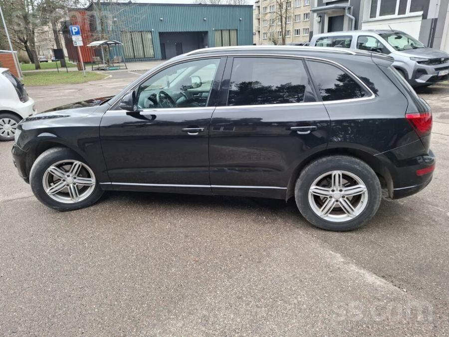 Black Audi Q5 2010 in Riga, with an engine capacity of 2.00 L and mileage of 404 thousand km for 8650 €, photo 4 on AUTOMOTO.COM.LV