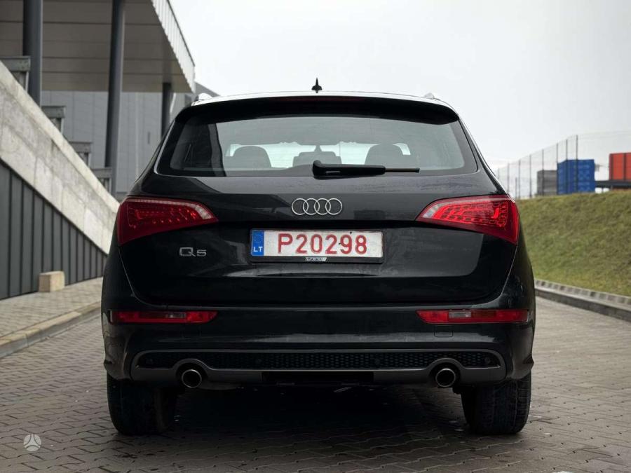 Black Audi Q5 2010 in Vilnius, with an engine capacity of 2.97 L and mileage of 244 thousand km for 9600 €, photo 5 on AUTOMOTO.COM.LV