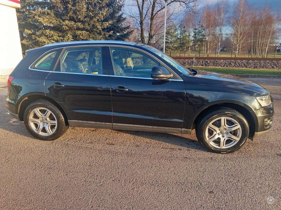 Black Audi Q5 2010 in Marijampole, with an engine capacity of 1.97 L and mileage of 312 thousand km for 7800 €, photo 13 on AUTOMOTO.COM.LV