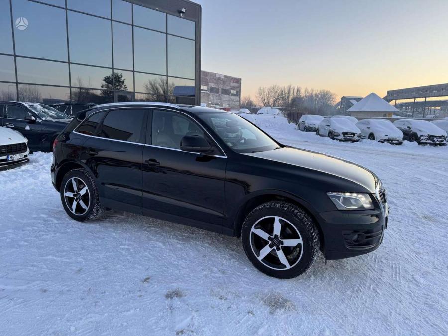 Melns Audi Q5 2010 Telšiai, ar dzinēja tilpumu 1.97 L un nobraukumu 192 tūkst. km par 9200 €, foto 8 vietnē AUTOMOTO.COM.LV