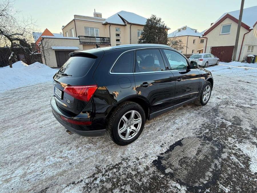 Melns Audi Q5 2010 Utena, ar dzinēja tilpumu 2.97 L un nobraukumu 237 tūkst. km par 9750 €, foto 5 vietnē AUTOMOTO.COM.LV