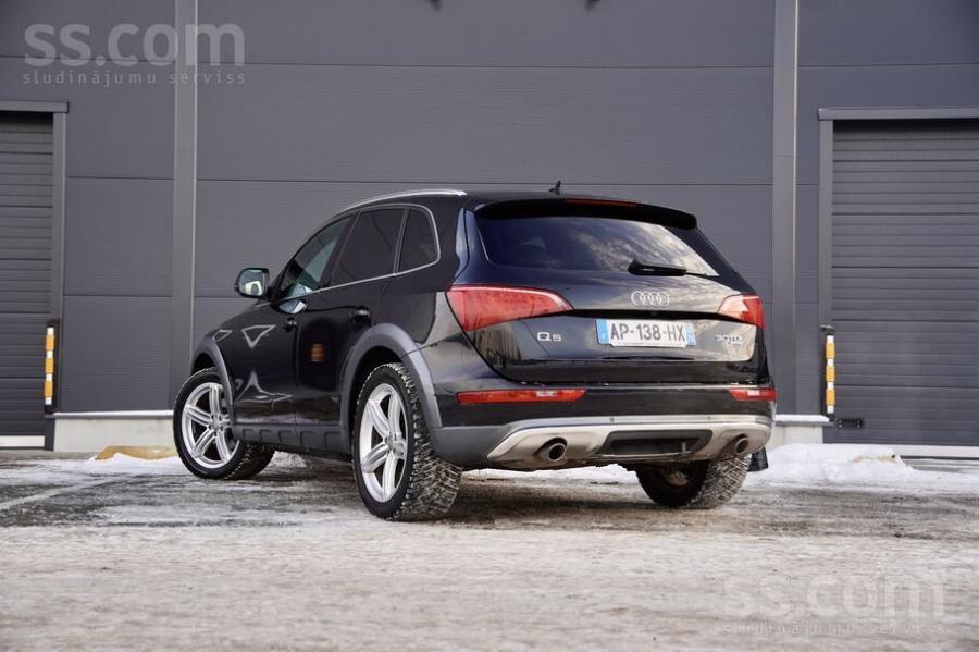 Black Audi Q5 2010 in Riga, with an engine capacity of 3.00 L and mileage of 317 thousand km for 10990 €, photo 7 on AUTOMOTO.COM.LV