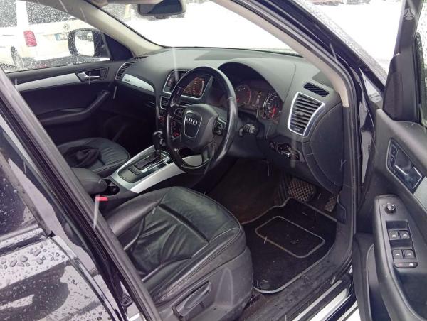 Black Audi Q5 2010 in Kaunas, with an engine capacity of 1.97 L and mileage of 169 thousand km for 3900 €, photo 9 on AUTOMOTO.COM.LV