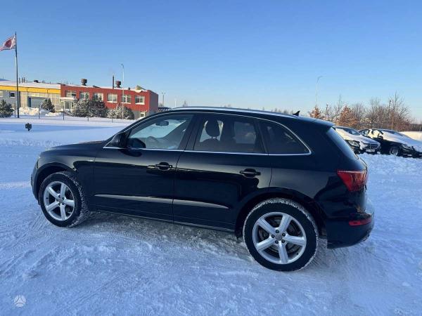 Melns Audi Q5 2010 Telšiai, ar dzinēja tilpumu 3.00 L un nobraukumu 265 tūkst. km par 9500 €, foto 3 vietnē AUTOMOTO.COM.LV