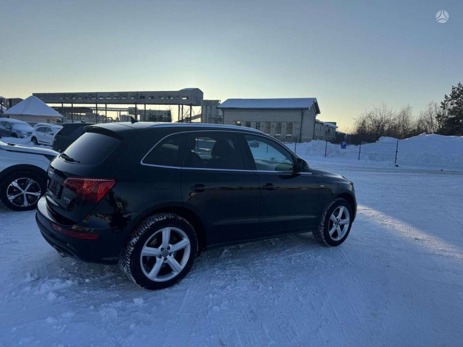 Melns Audi Q5 2010 Telšiai, ar dzinēja tilpumu 3.00 L un nobraukumu 265 tūkst. km par 9500 €, foto 7 vietnē AUTOMOTO.COM.LV