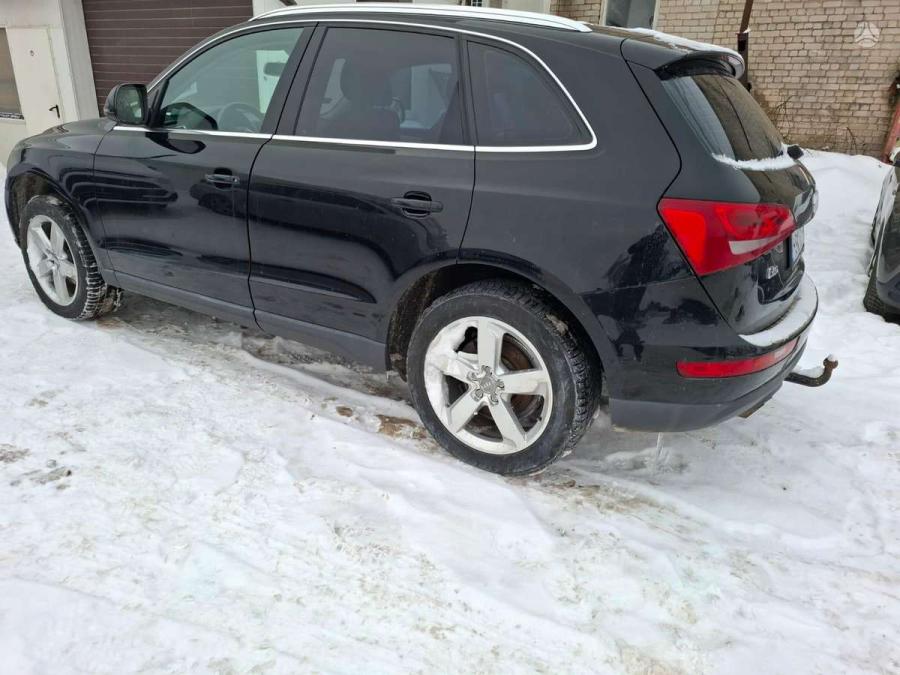 Black Audi Q5 2010 in Utena, with an engine capacity of 1.97 L and mileage of 230 thousand km for 8200 €, photo 2 on AUTOMOTO.COM.LV
