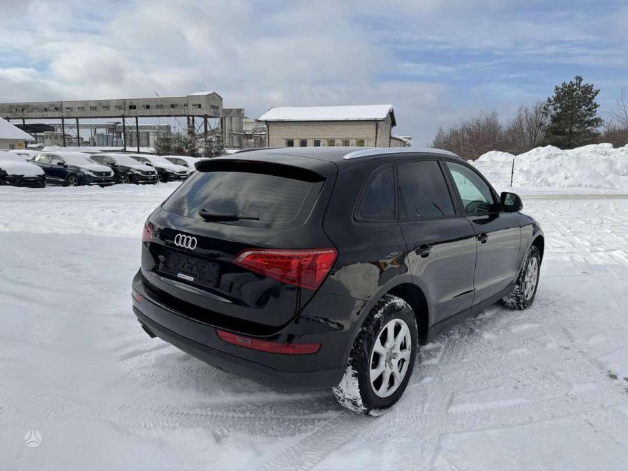 Melns Audi Q5 2010 Telšiai, ar dzinēja tilpumu 1.97 L un nobraukumu 266 tūkst. km par 8999 €, foto 7 vietnē AUTOMOTO.COM.LV