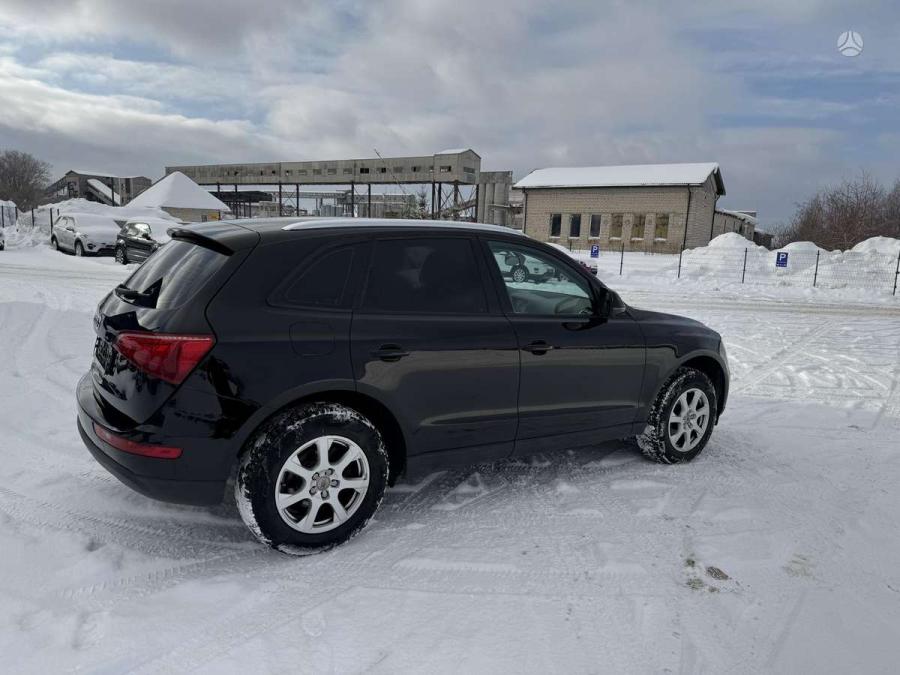 Melns Audi Q5 2010 Telšiai, ar dzinēja tilpumu 1.97 L un nobraukumu 266 tūkst. km par 8999 €, foto 8 vietnē AUTOMOTO.COM.LV