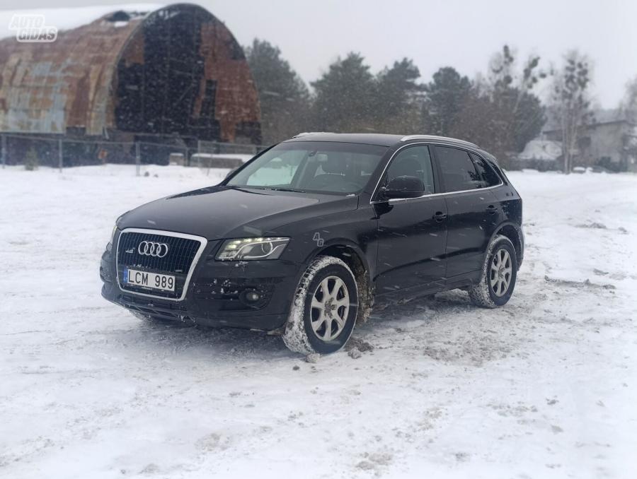 Black Audi Q5 2010 in Kaunas, with an engine capacity of 3.00 L and mileage of 413 thousand km for 5600 €, photo 3 on AUTOMOTO.COM.LV