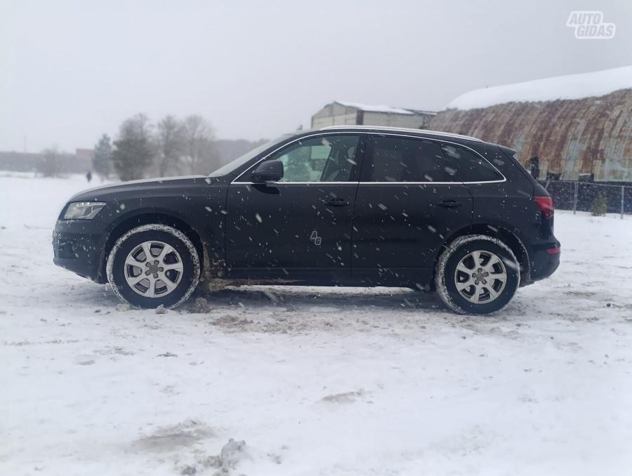 Black Audi Q5 2010 in Kaunas, with an engine capacity of 3.00 L and mileage of 413 thousand km for 5600 €, photo 5 on AUTOMOTO.COM.LV