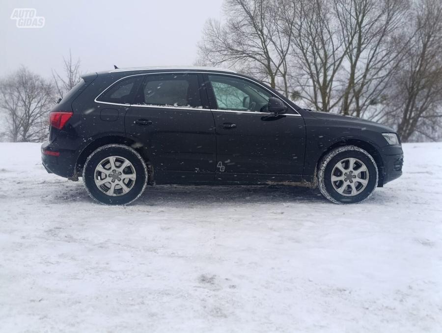 Black Audi Q5 2010 in Kaunas, with an engine capacity of 3.00 L and mileage of 413 thousand km for 5600 €, photo 6 on AUTOMOTO.COM.LV