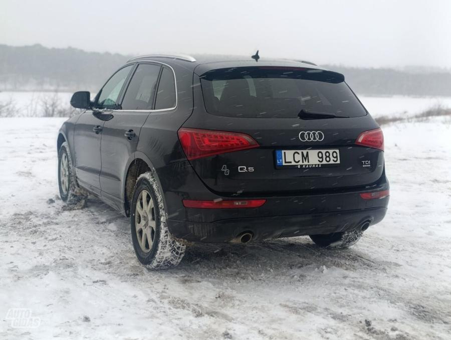 Black Audi Q5 2010 in Kaunas, with an engine capacity of 3.00 L and mileage of 413 thousand km for 5600 €, photo 7 on AUTOMOTO.COM.LV