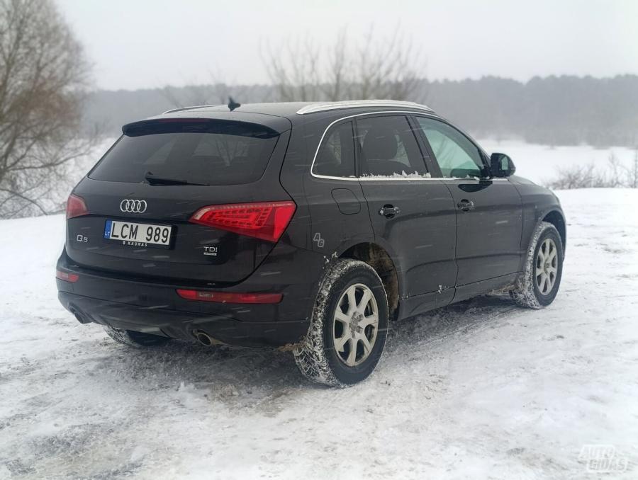 Black Audi Q5 2010 in Kaunas, with an engine capacity of 3.00 L and mileage of 413 thousand km for 5600 €, photo 9 on AUTOMOTO.COM.LV