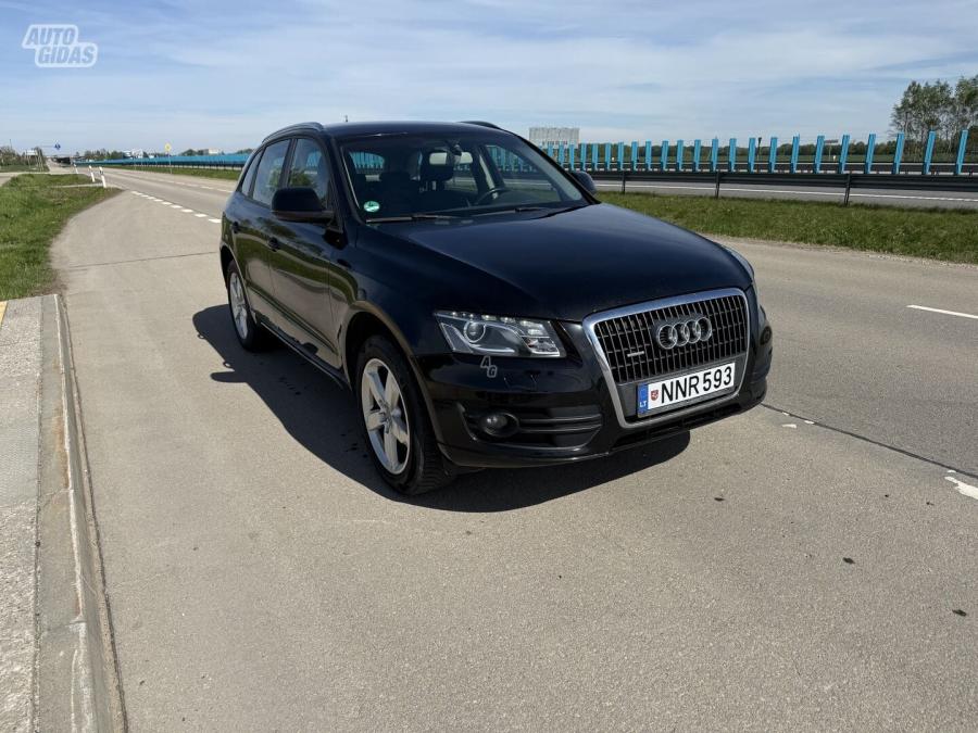 Black Audi Q5 2010 in Kaunas, with an engine capacity of 2.00 L and mileage of 208 thousand km for 10500 €, photo 1 on AUTOMOTO.COM.LV