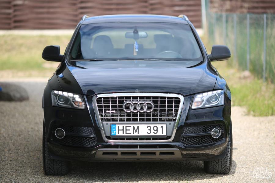 Black Audi Q5 2010 in Siauliai, with an engine capacity of 3.20 L and mileage of 471 thousand km for 5800 €, photo 1 on AUTOMOTO.COM.LV
