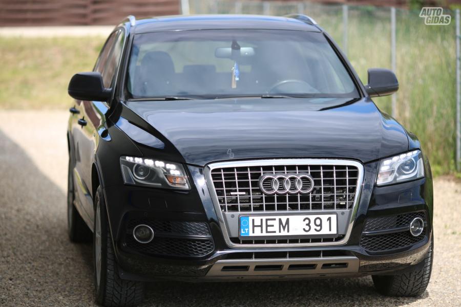 Black Audi Q5 2010 in Siauliai, with an engine capacity of 3.20 L and mileage of 471 thousand km for 5800 €, photo 4 on AUTOMOTO.COM.LV