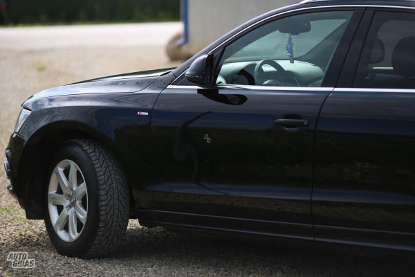 Black Audi Q5 2010 in Siauliai, with an engine capacity of 3.20 L and mileage of 471 thousand km for 5800 €, photo 9 on AUTOMOTO.COM.LV