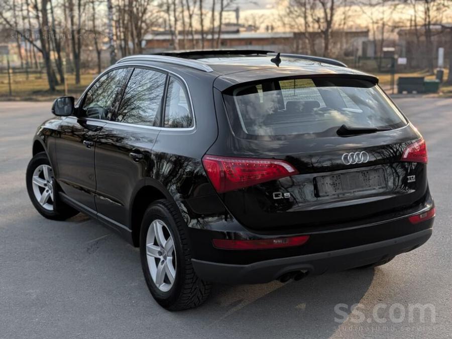 Black Audi Q5 2010 in Jurmala, with an engine capacity of 2.00 L and mileage of 0 thousand km for 8750 €, photo 5 on AUTOMOTO.COM.LV