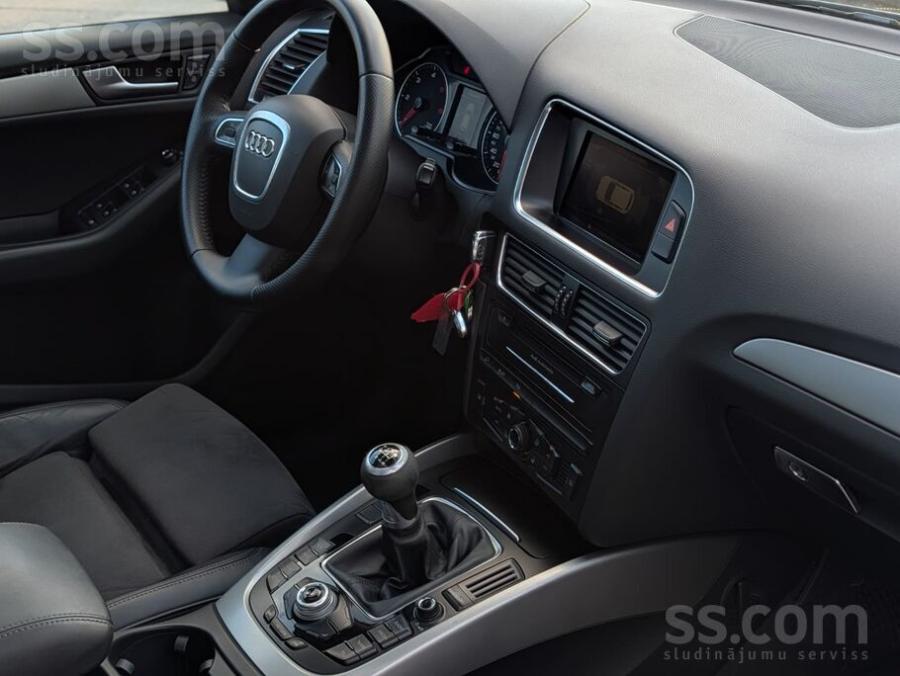 Black Audi Q5 2010 in Jurmala, with an engine capacity of 2.00 L and mileage of 0 thousand km for 8750 €, photo 11 on AUTOMOTO.COM.LV
