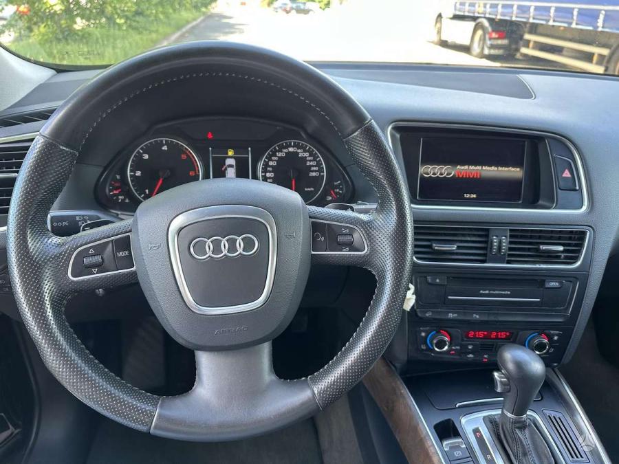 Black Audi Q5 2010 in Taurage, with an engine capacity of 2.97 L and mileage of 207 thousand km for 9500 €, photo 12 on AUTOMOTO.COM.LV