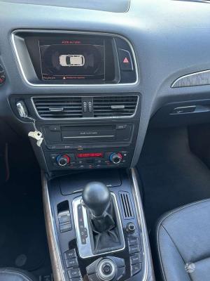 Black Audi Q5 2010 in Taurage, with an engine capacity of 2.97 L and mileage of 207 thousand km for 9500 €, photo 14 on AUTOMOTO.COM.LV