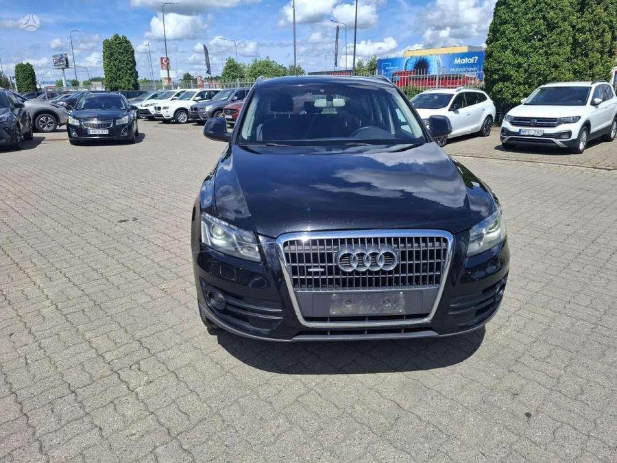 Melns Audi Q5 2010 Kauņa, ar dzinēja tilpumu 1.97 L un nobraukumu 272 tūkst. km par 8100 €, foto 3 vietnē AUTOMOTO.COM.LV