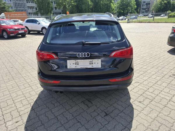 Black Audi Q5 2010 in Kaunas, with an engine capacity of 1.97 L and mileage of 272 thousand km for 8100 €, photo 6 on AUTOMOTO.COM.LV