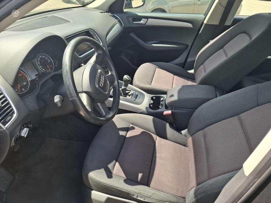 Melns Audi Q5 2010 Kauņa, ar dzinēja tilpumu 1.97 L un nobraukumu 272 tūkst. km par 8100 €, foto 11 vietnē AUTOMOTO.COM.LV
