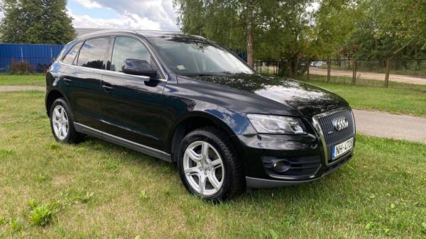 Black Audi Q5 2010 in Riga, with an engine capacity of 2.00 L and mileage of 0 thousand km for 11200 €, photo 2 on AUTOMOTO.COM.LV