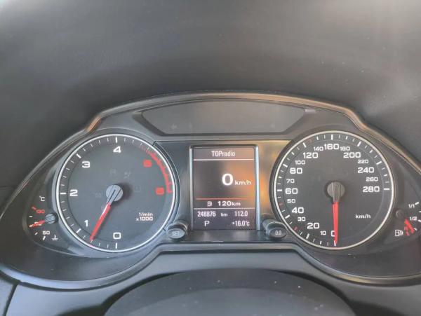 Black Audi Q5 2010 in Riga, with an engine capacity of 3.00 L and mileage of 249 thousand km for 7990 €, photo 8 on AUTOMOTO.COM.LV