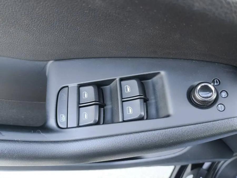 Melns Audi Q5 2010 Rīga, ar dzinēja tilpumu 3.00 L un nobraukumu 249 tūkst. km par 7990 €, foto 12 vietnē AUTOMOTO.COM.LV
