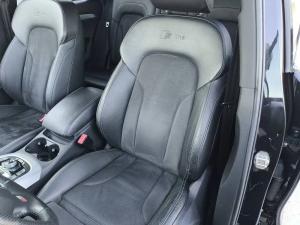 Melns Audi Q5 2010 Rīga, ar dzinēja tilpumu 3.00 L un nobraukumu 249 tūkst. km par 7990 €, foto 13 vietnē AUTOMOTO.COM.LV
