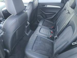 Melns Audi Q5 2010 Rīga, ar dzinēja tilpumu 3.00 L un nobraukumu 249 tūkst. km par 7990 €, foto 14 vietnē AUTOMOTO.COM.LV