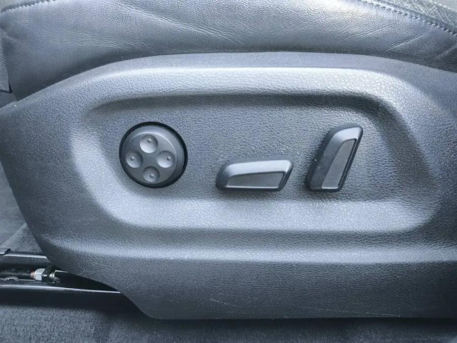 Melns Audi Q5 2010 Rīga, ar dzinēja tilpumu 3.00 L un nobraukumu 249 tūkst. km par 7990 €, foto 15 vietnē AUTOMOTO.COM.LV
