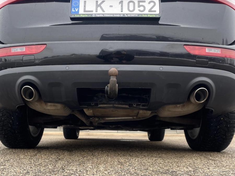 Black Audi Q5 2010 in Riga, with an engine capacity of 3.00 L and mileage of 318 thousand km for 8990 €, photo 6 on AUTOMOTO.COM.LV