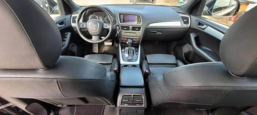 Black Audi Q5 2010 in Riga, with an engine capacity of 3.00 L and mileage of 273 thousand km for 10500 €, photo 29 on AUTOMOTO.COM.LV