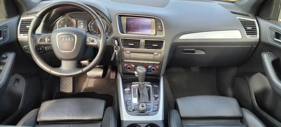 Black Audi Q5 2010 in Riga, with an engine capacity of 3.00 L and mileage of 273 thousand km for 10500 €, photo 30 on AUTOMOTO.COM.LV