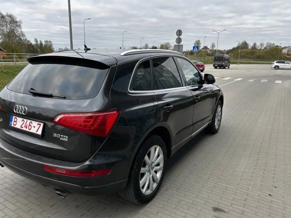 Black Audi Q5 2010 in Rezekne, with an engine capacity of 3.00 L and mileage of 234 thousand km for 8900 €, photo 5 on AUTOMOTO.COM.LV