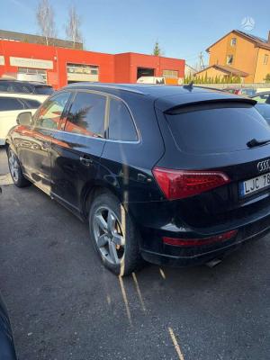 Black Audi Q5 2010 in Vilnius, with an engine capacity of 3.20 L and mileage of 200 thousand km for 4200 €, photo 8 on AUTOMOTO.COM.LV