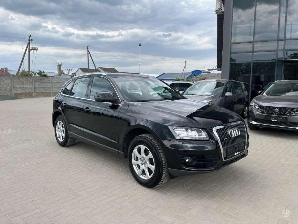 Black Audi Q5 2010 in Taurage, with an engine capacity of 2.00 L and mileage of 269 thousand km for 8400 €, photo 5 on AUTOMOTO.COM.LV